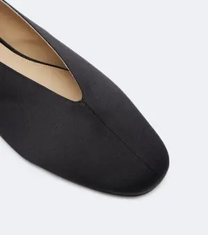 Le Monde Beryl Le Monde Béryl Olympia Embellished Satin Ballet Flats