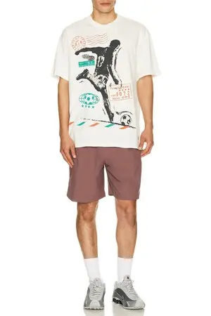 Nike Nsw Tee Lse Celeb Fb In Cream