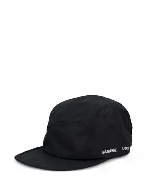 SAMSOE SAMSOE Cap With Buckle Fastening