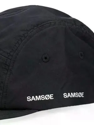 SAMSOE SAMSOE Cap With Buckle Fastening