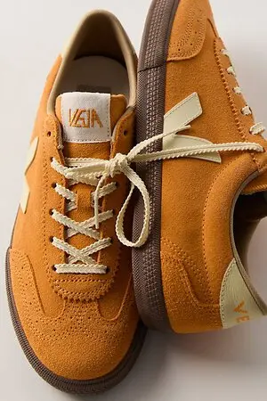VEJA Volley Trainers - Mango/calcaire/bark