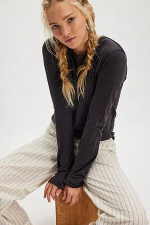 We The Free Nova Long-sleeve Heathered Tee With Raised Seams And Raw Hems - Black