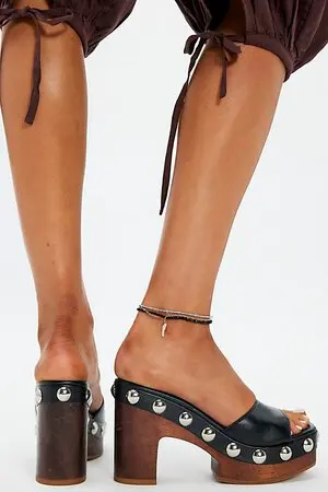 VICENZA Cascais Platform Clogs With Stud Embellishments - Black