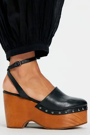FP COLLECTION Studded Platform Clogs With Ankle Strap
