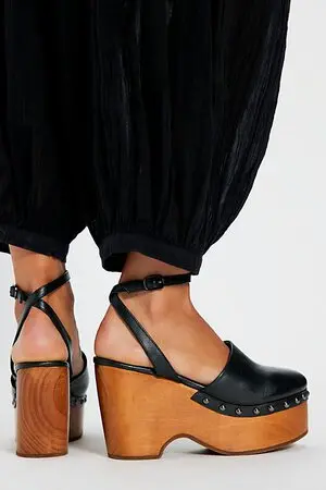 FP COLLECTION Studded Platform Clogs With Ankle Strap