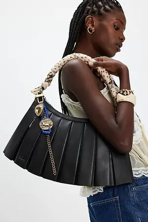 Lacoste Extra Large Shoulder Bags