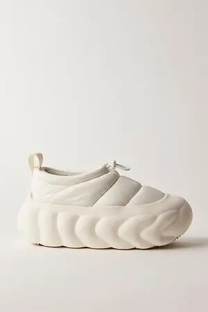 CROCS Overpuff Shorty Slip-ons
