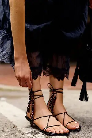 VICENZA Vicenza Paradiso Wrap Heels Black