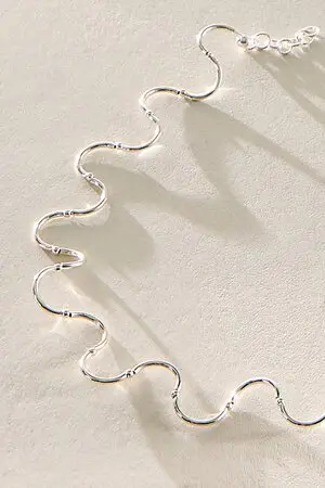 LES BEADS STUDIO Wavy Choker Necklace