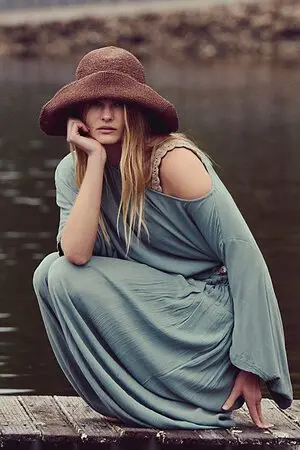 Free People Sunny Day Beach Hat - Chocolate