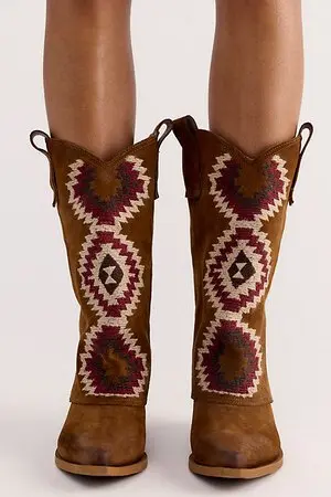 FP COLLECTION Suede Western Boots With Contrast Stitching