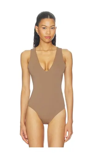 Good American The Sculpting Deep V Bodysuit In Nude