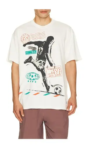 Nike Nsw Tee Lse Celeb Fb In Cream