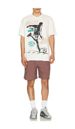 Nike Nsw Tee Lse Celeb Fb In Cream