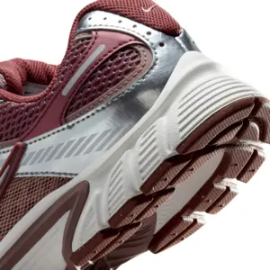 Nike V5 Rnr Shoes With Reflective Accents