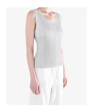 Issey Miyake Sleeveless Pleated Top - No
