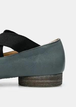 UMA WANG Square Toe Ballerina - Blue