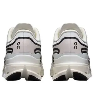 On Cloudflow Ad Athletic Sneakers - Ivory/black