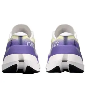 On Cloudboom Max - White/juniper
