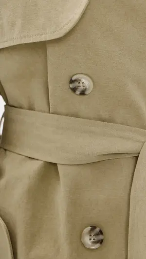 Lioness Cropped Trencherous Coat