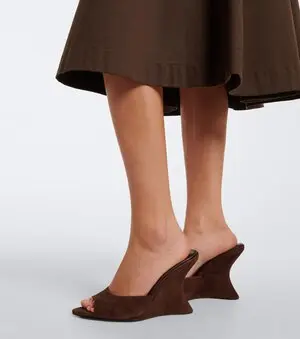 AQUAZZURA Bisous Wedge Suede Mules - Brown