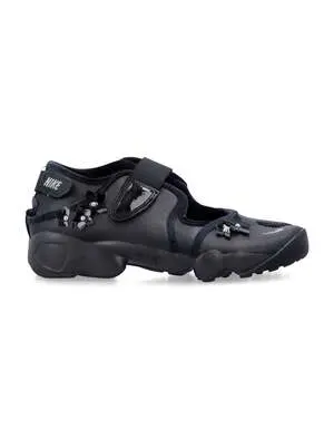 Nike Rift Floral Appliqué Split-toe Sneakers - Nero
