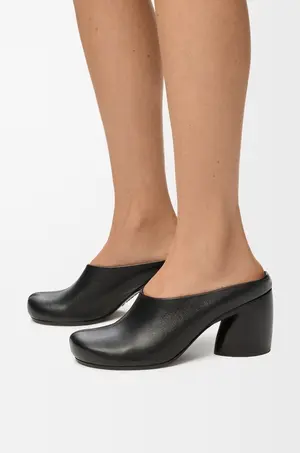 Loewe Oval Mule In Lambskin - Black