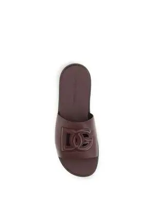 Dolce & Gabbana Grained Leather Flat Sandals With Cut-out Logo - Brown
