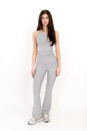 ON/OFF ESSENTIALS The Core Flare Legging - Gray