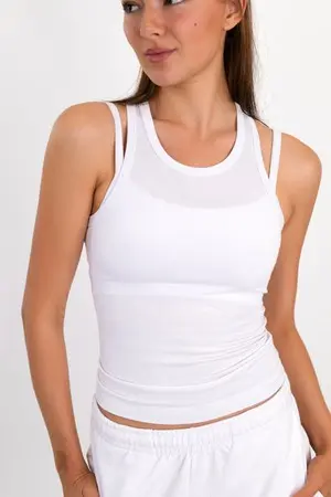 ON/OFF ESSENTIALS The Essential Tank - White