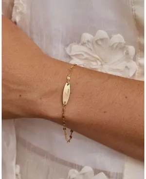 SET & STONES Engraved Mama Banks Bracelet