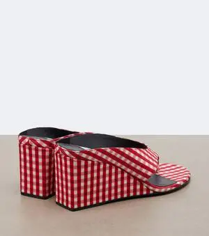 Alaïa Wedge Thong Sandals - Red