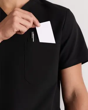 Quince Aeraflex 3-pocket Scrub Top