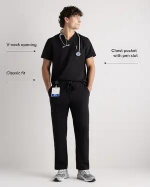Quince Aeraflex 3-pocket Scrub Top