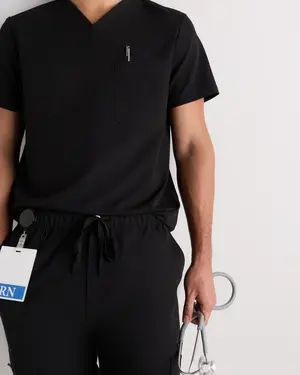 Quince Aeraflex 3-pocket Scrub Top