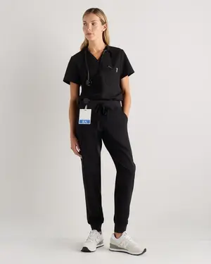 Quince Aeraflex Performance Scrub Joggers With Cargo Pocket - Bold Black