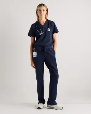 Quince Aeraflex Cargo Scrub Pants - Deep Navy