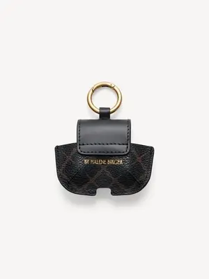 BY MALENE BIRGER Ada Airpod Case - Dark Chokolate