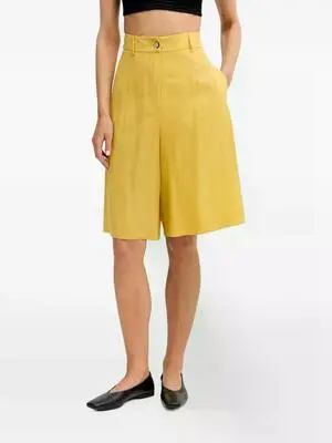 VICOLO Pleated Tailored Shorts - Yellow