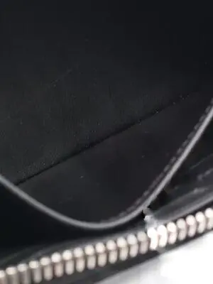 LOUIS VUITTON 2021s Zippy Mahina-leather Wallet