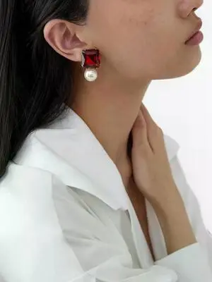 Carolina Herrera Pearl Drop Earrings - Red