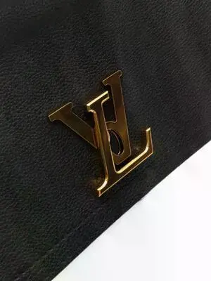 LOUIS VUITTON 2020 Lockme Chain Crossbody Bag