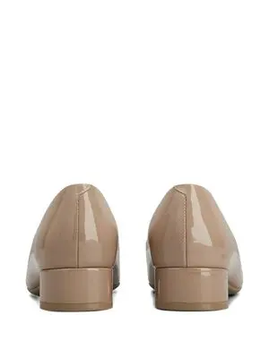 ROGER VIVIER Roundy Patent Leather Ballets