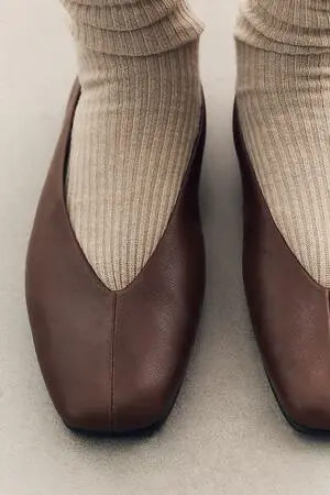 Jeffrey Campbell Jeffrey Campbell Fathom Ballet Flats Mocha