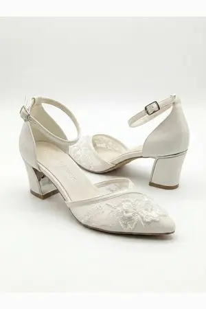 FOREVER & ALWAYS SHOES Viona Lace Bridal Pump