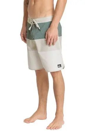 Quiksilver Tijuana 19 Board Shorts - Peyote