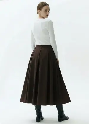 EXQUISE Jakayla Chic Pleated Midi Skirt - Brown