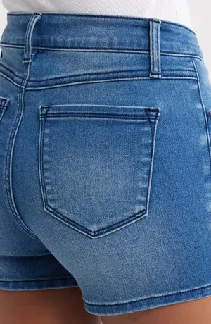 1822 Denim Butter Front Pocket Shorts