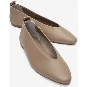 FOREVER & ALWAYS SHOES Jenas Leather Ballet Flat - Mink