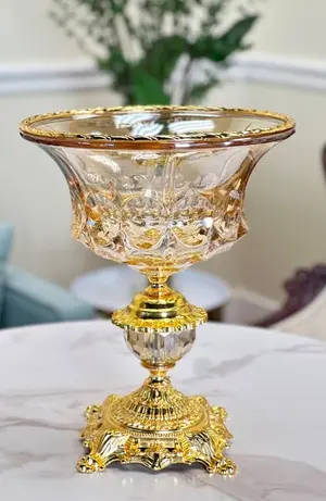 MARK ROBERTS Classic Pedestal Bowl